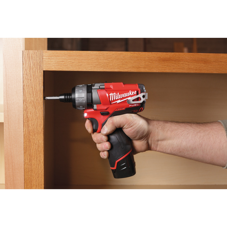 Test, avis et prix : Perceuse-visseuse sans fil Milwaukee M12 CD-0 ...